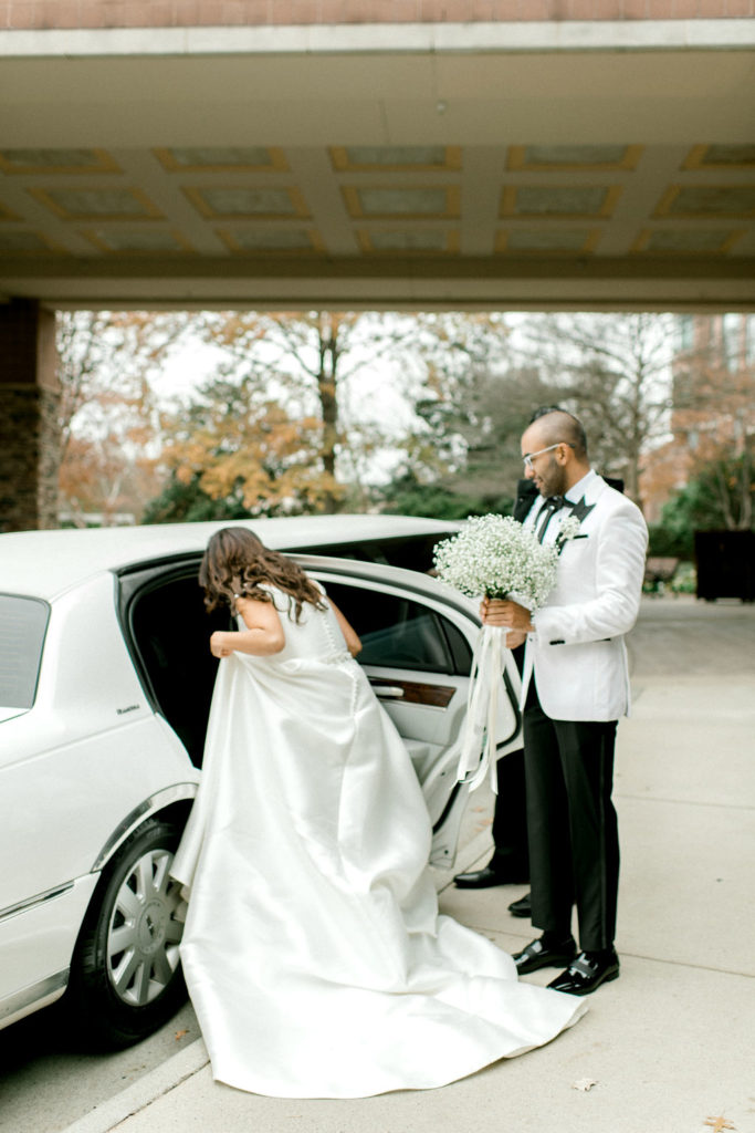 A Chic Wedding in Loudoun County That Included a Black, White, and Gold ...