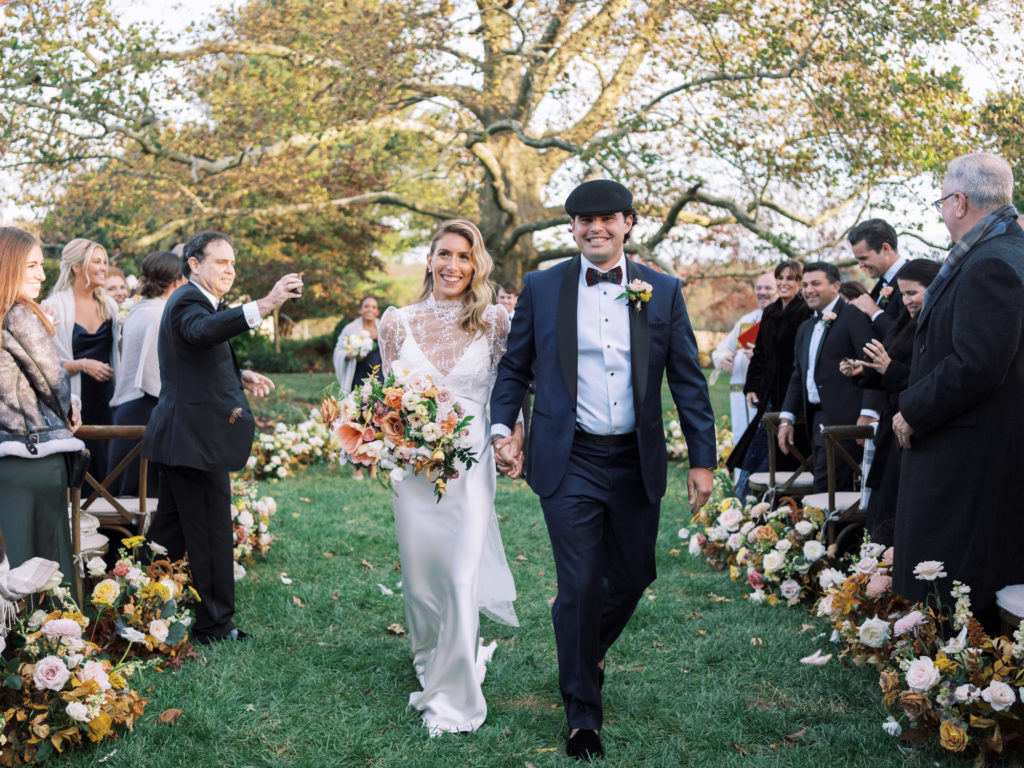 Planning an Outdoor Fall Wedding? You Have to See the Details of This ...