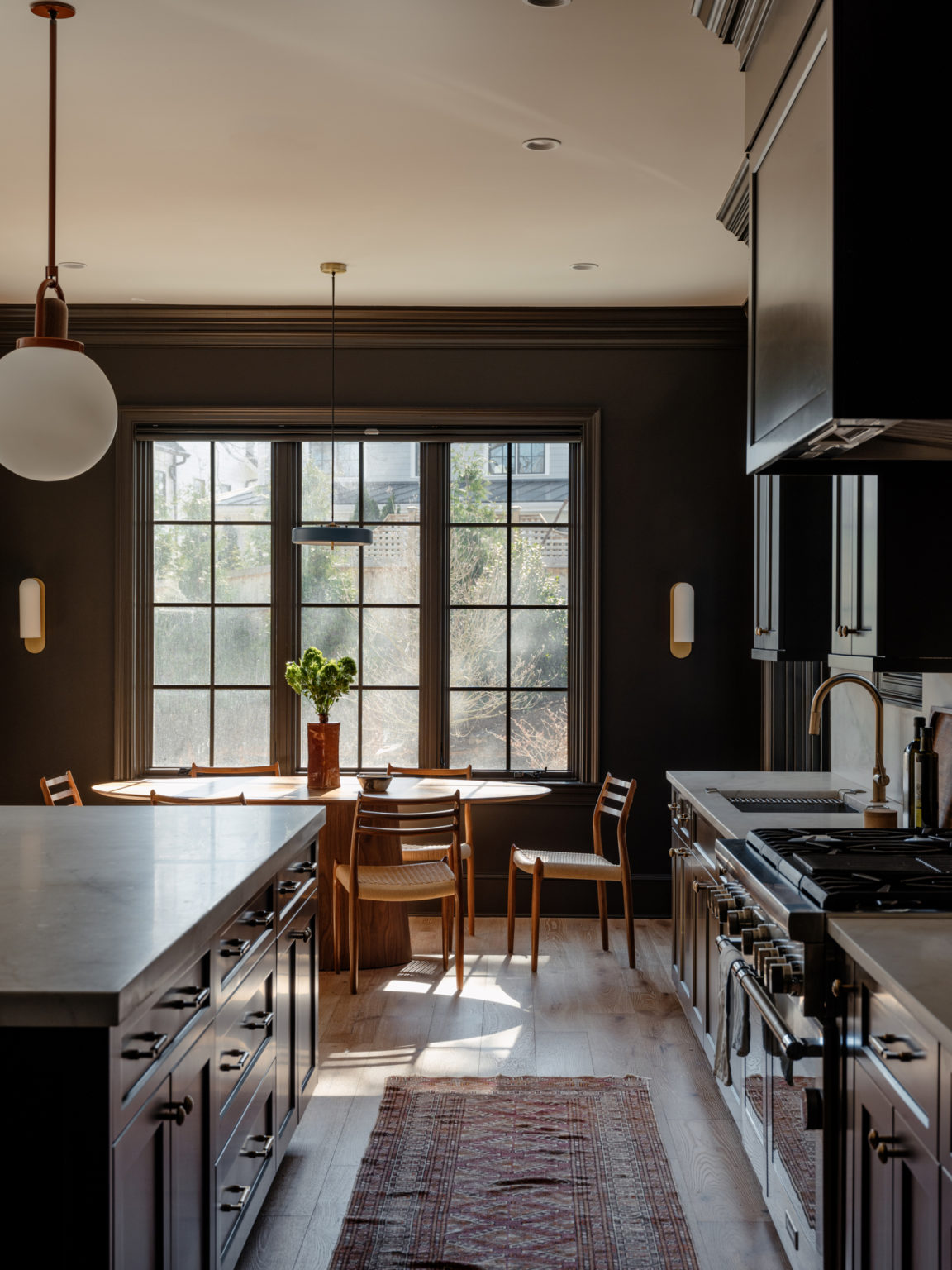 4 Black Kitchens That Show Off the Moody Hue’s Versatility