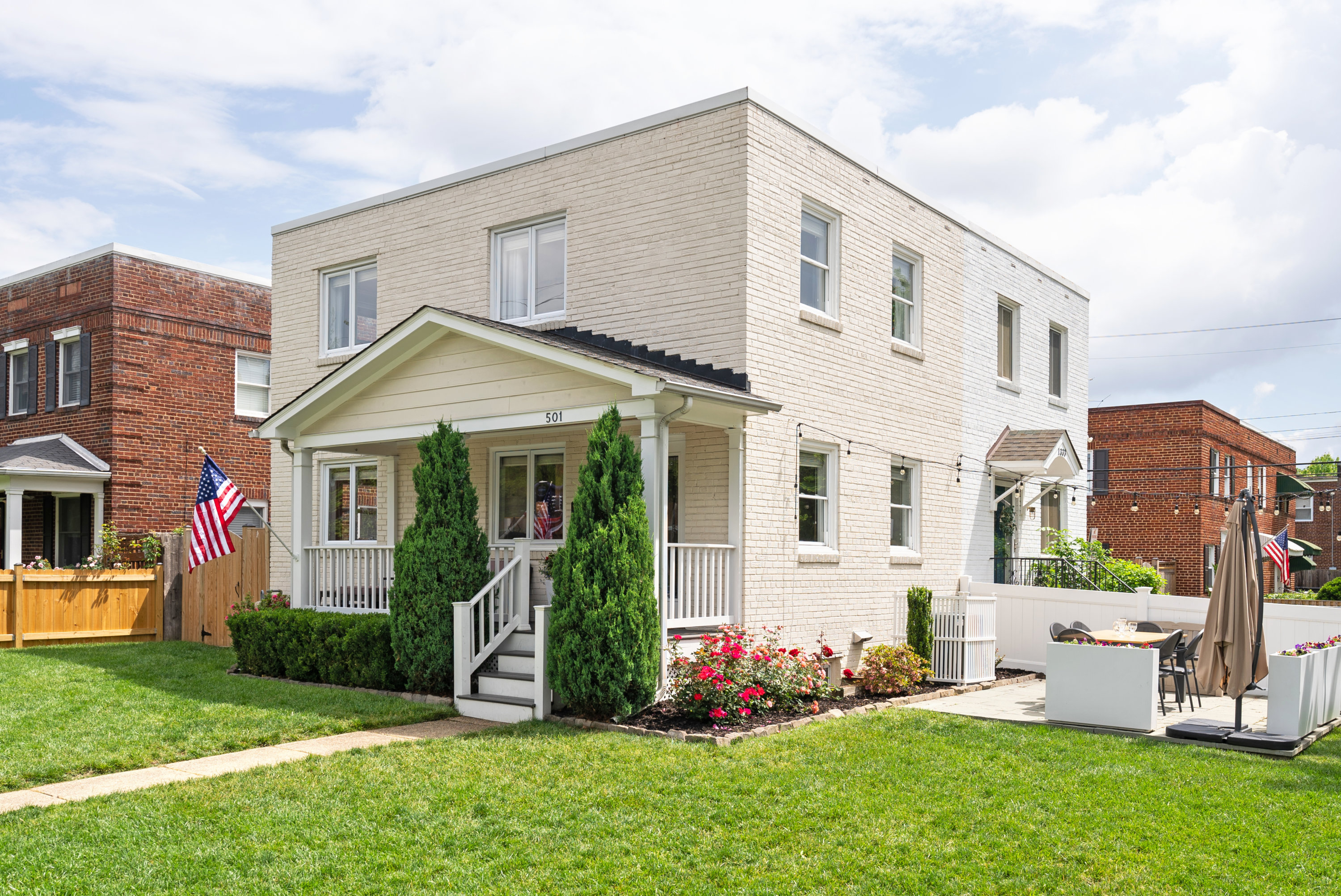 A Rare Large Corner Lot Yard in the Heart of Old Town - Washingtonian