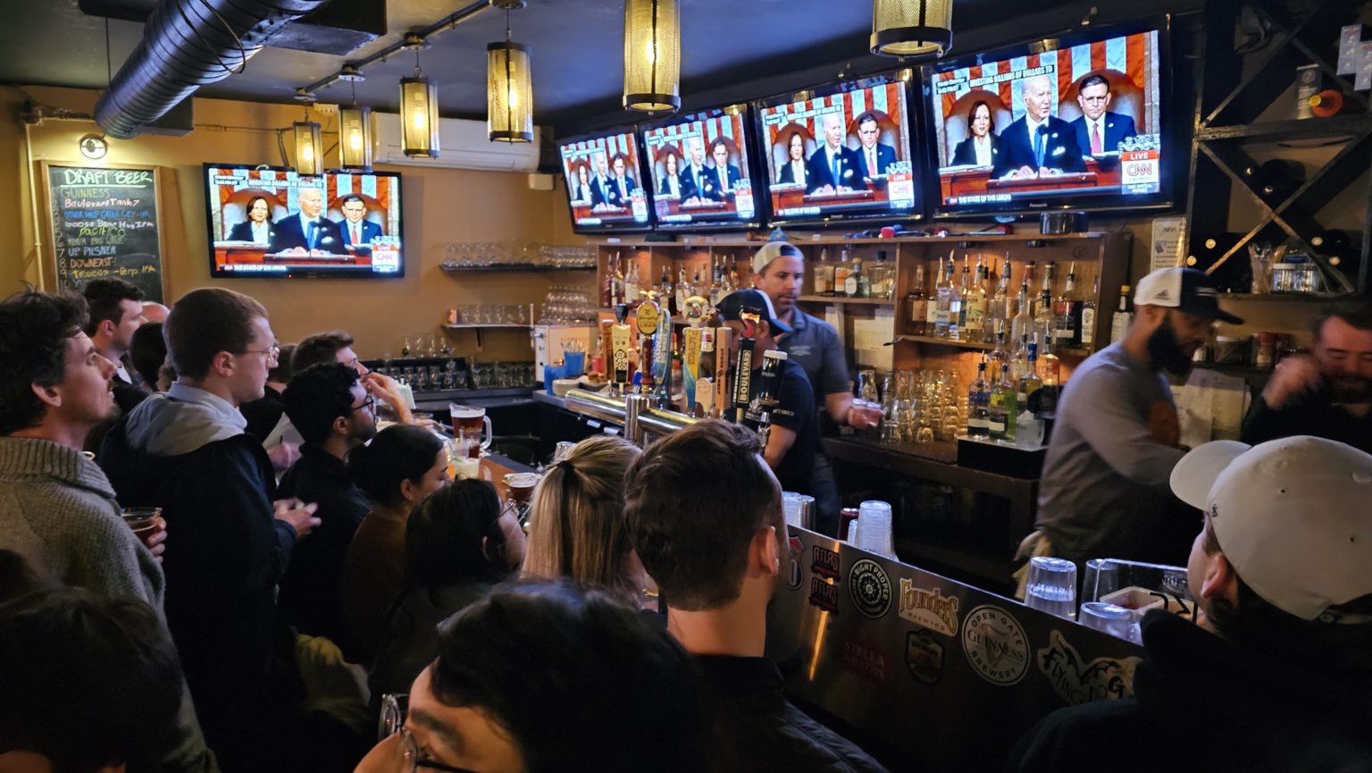 8 DC Bars Where You Can Watch the Presidential Debate - Washingtonian